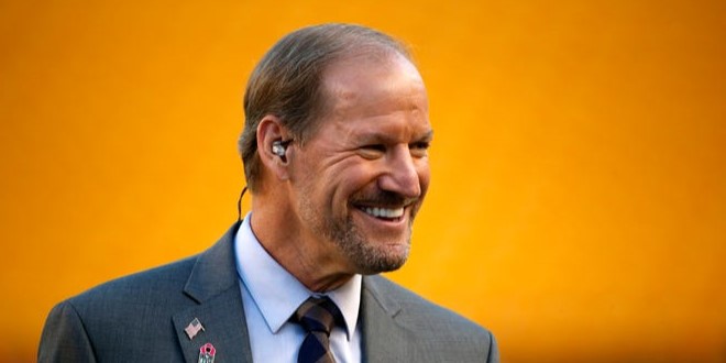 Coaching Legend Bill Cowher Speaks at Duquesne Commencement