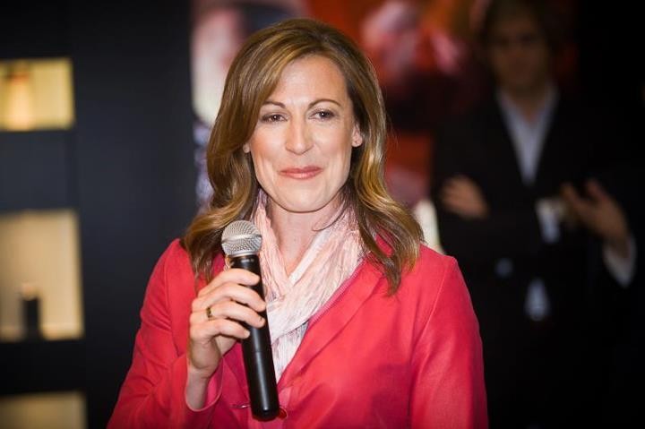 Jayna Hefford Speaking Fee and Booking Agent Contact