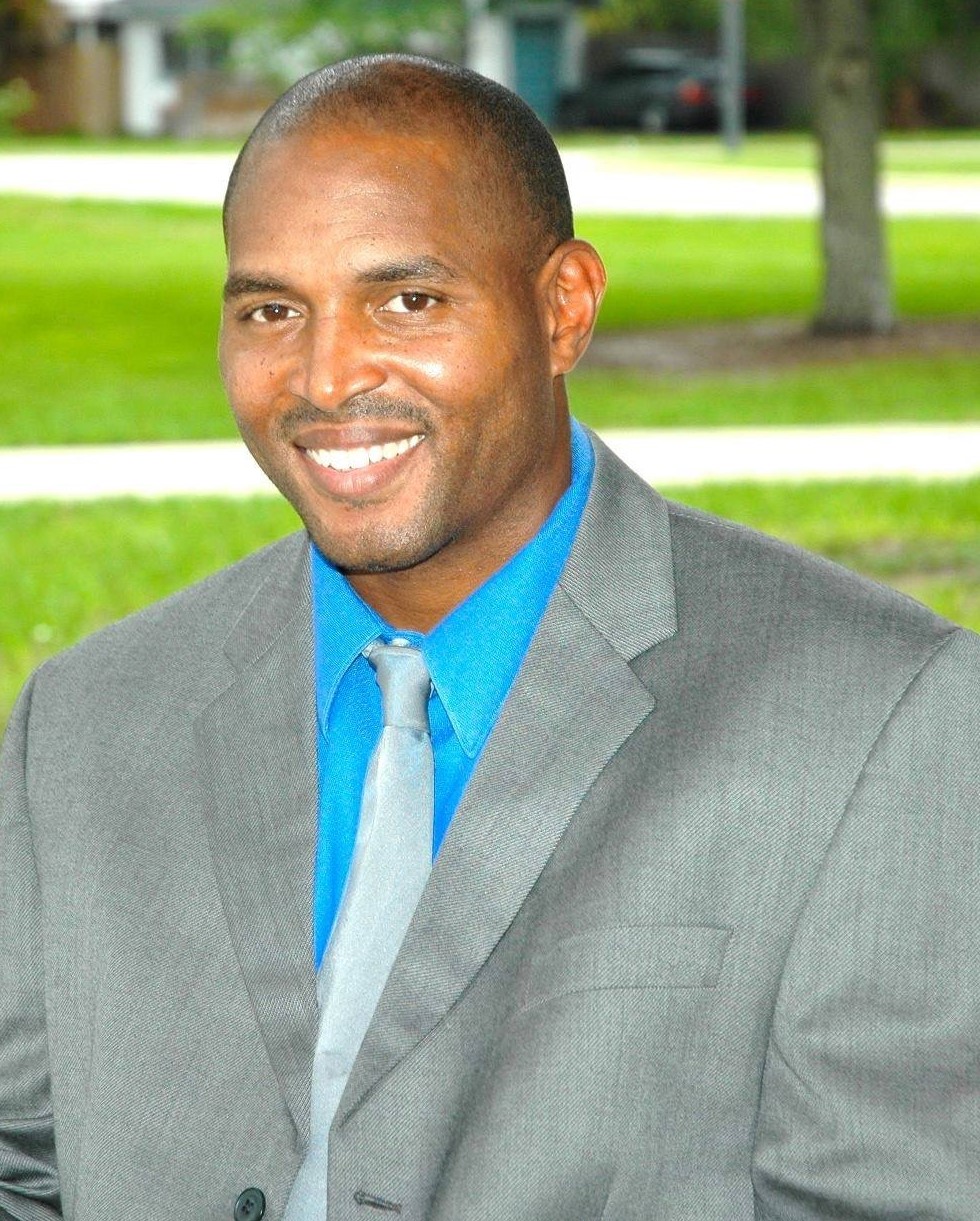 Dan Cross Speaking Fee and Booking Agent Contact